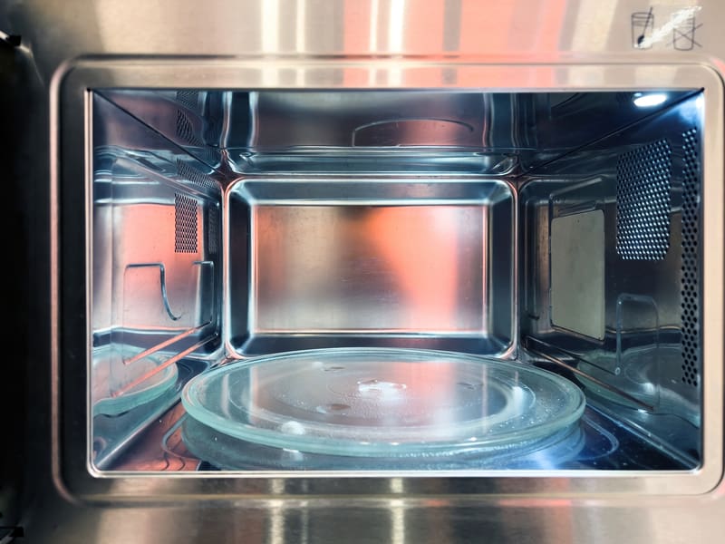 Running Your Microwave While Empty Is Just Asking For Disaster