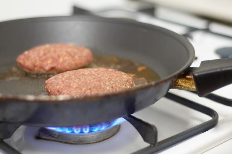 The One Thing On Your Pan That Means It Needs To Go In The Trash Today